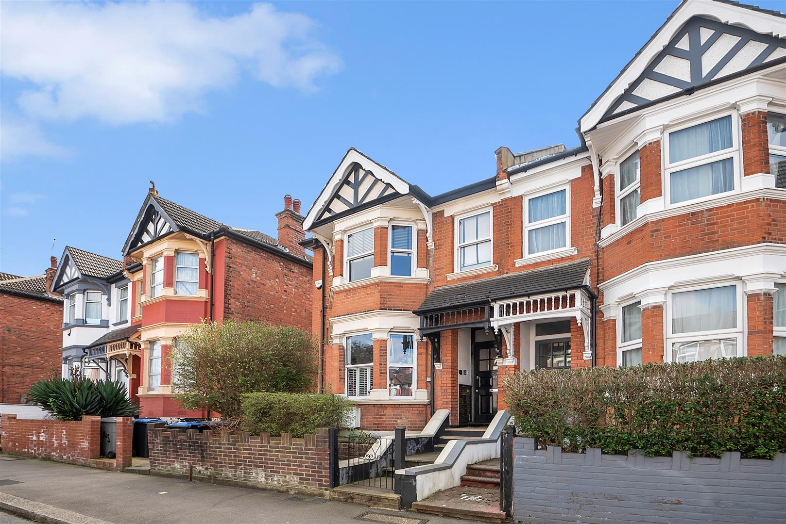 2 Bed, 1 Bath Property For Sale in Harlesden Road, NW10